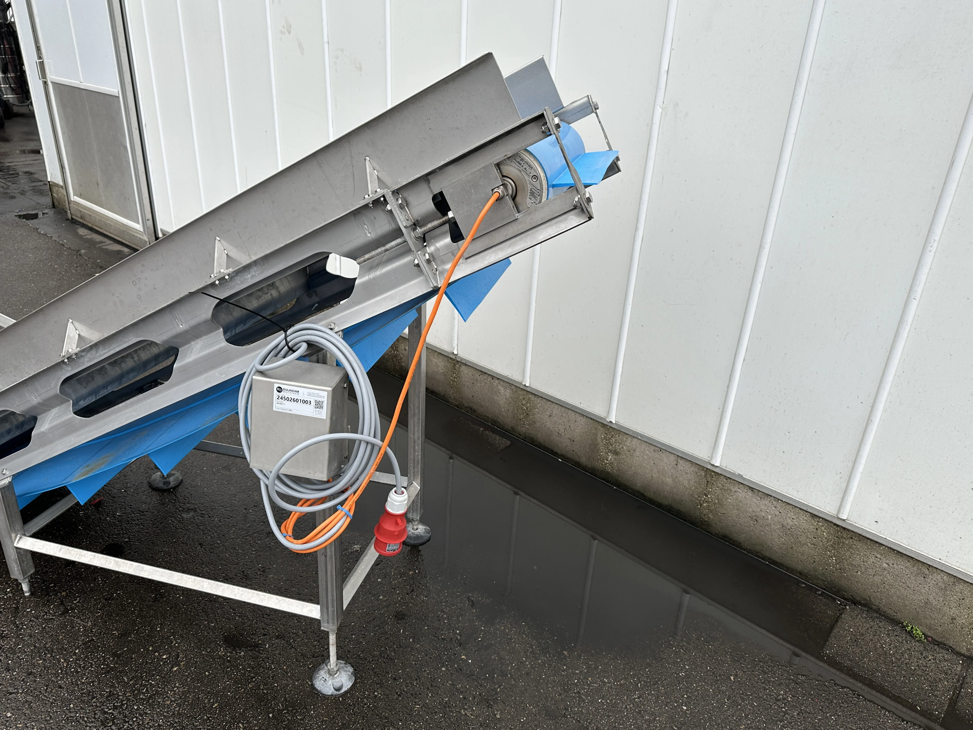 Innotec Systems elevator incline conveyor 200 x 50 cm • Duijndam Machines
