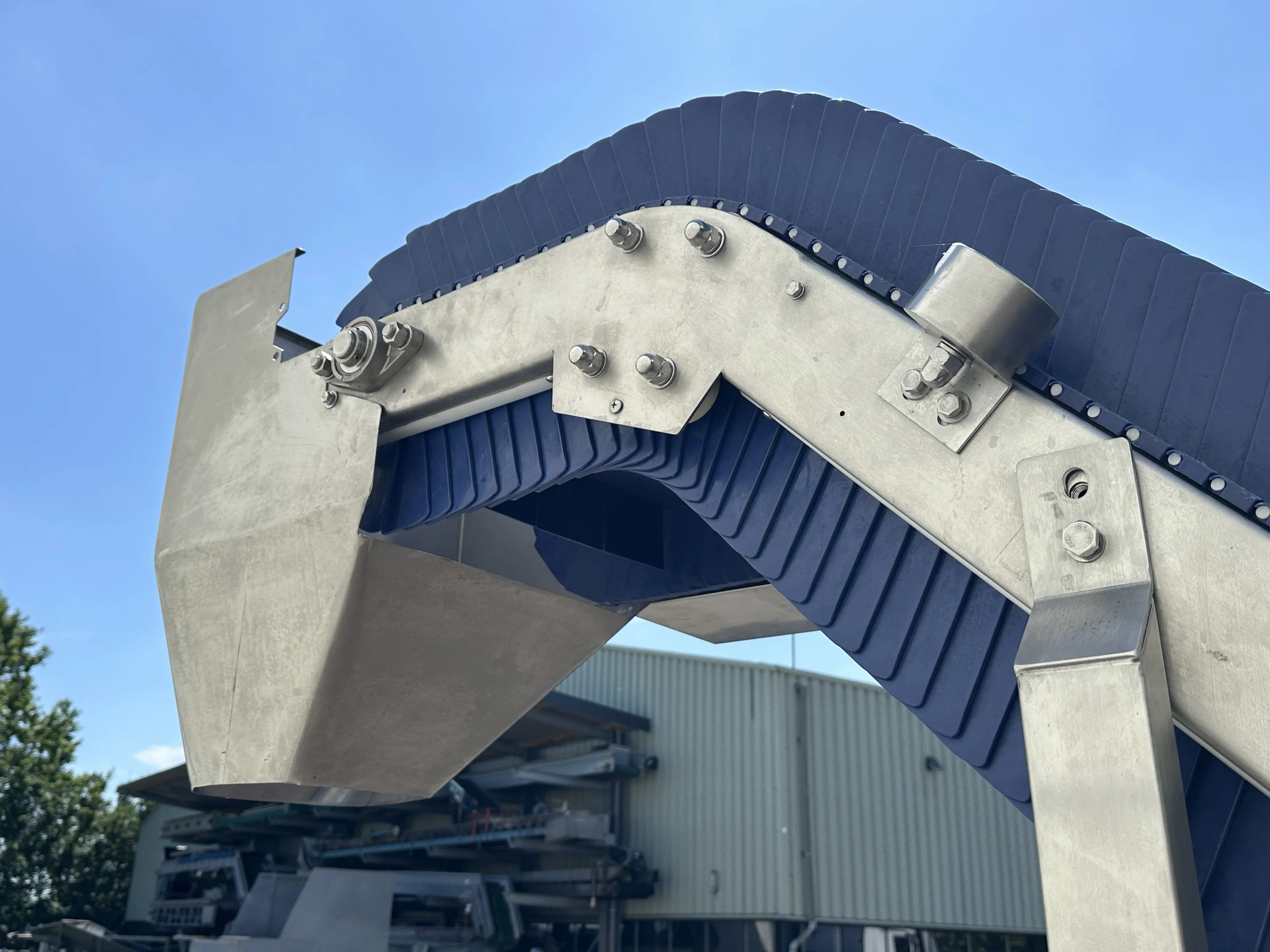 Elevator incline conveyor stainless steel frame with PP Modulair belt ...