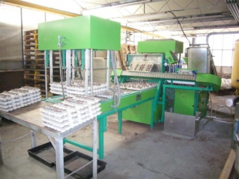 Ellegaard fully automatic paperpotting machine • Duijndam Machines