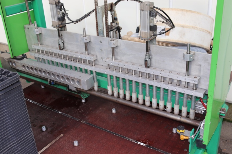 Ellegaard double paperpotting machine • Duijndam Machines