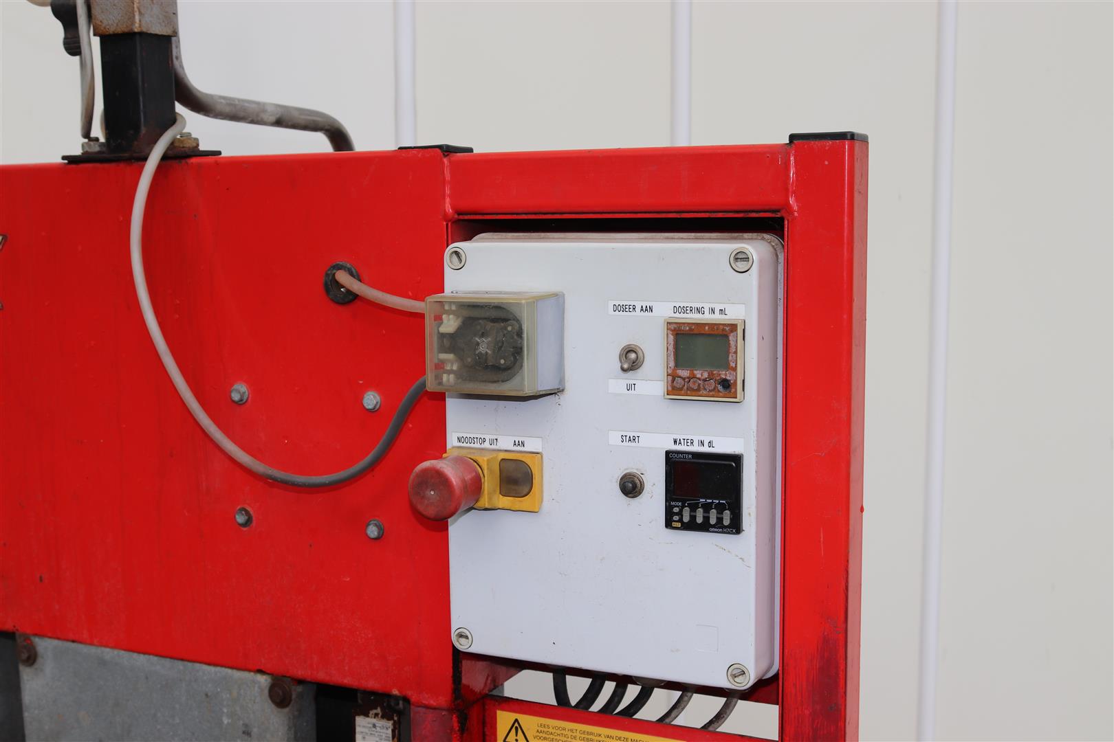 Berg bucket filling system for flowers • Duijndam Machines