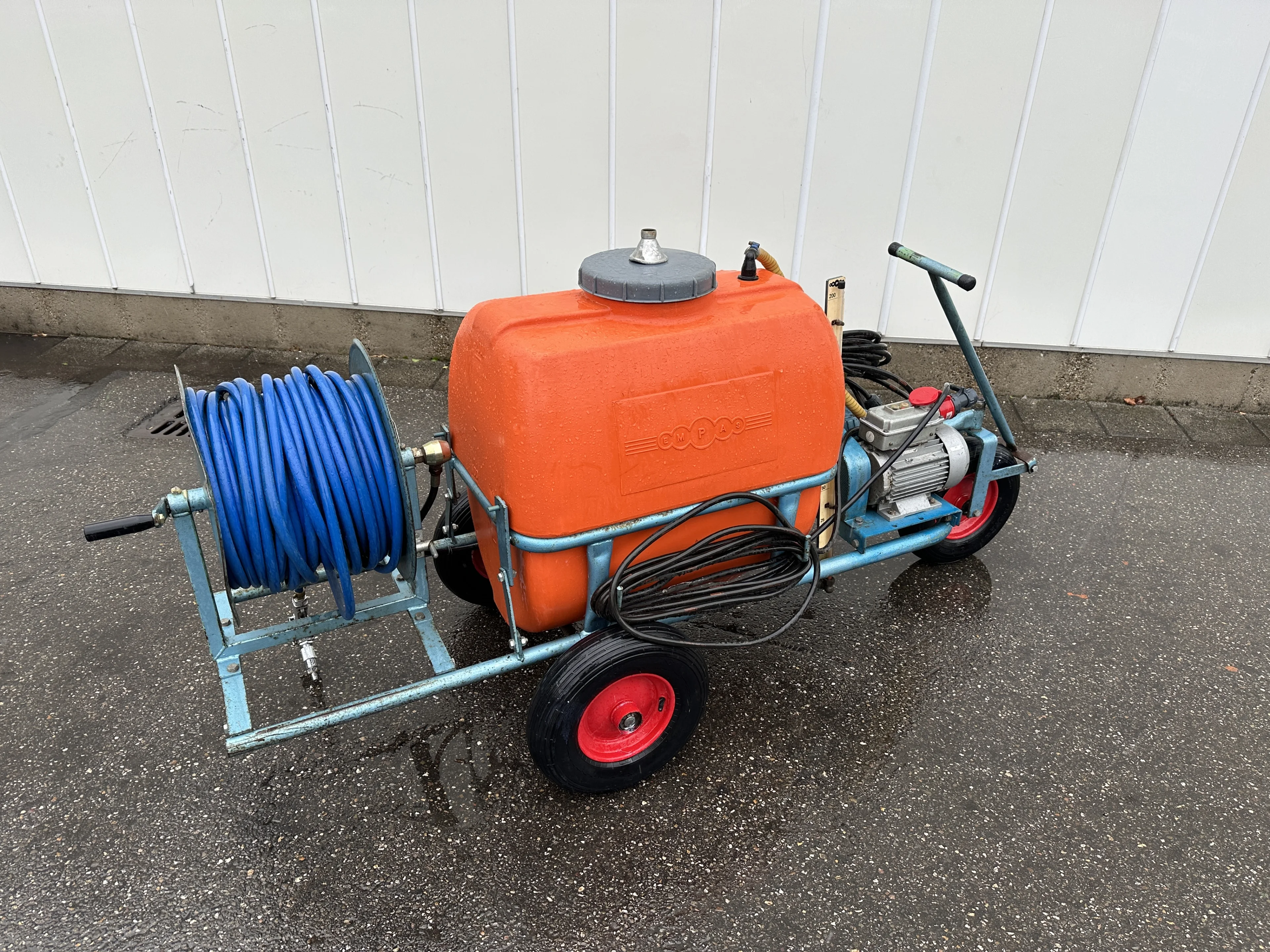 Empas 200 liter spraying wagon 380 Volt • Duijndam Machines