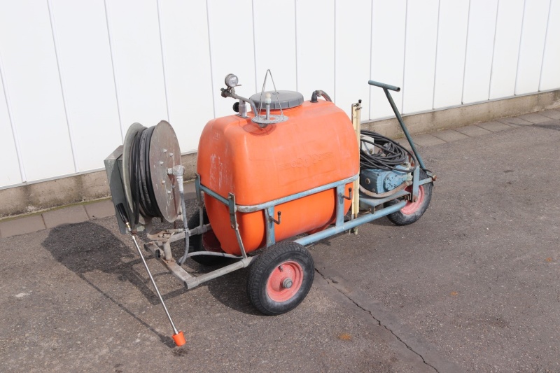 Empas elektrische spuitwagen 200 Liter tank • Duijndam Machines