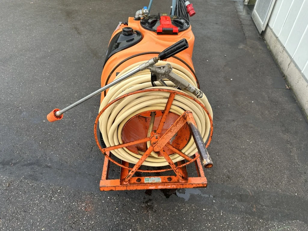 Empas 30-40-200E spraying wagon with 250 liter tank • Duijndam Machines