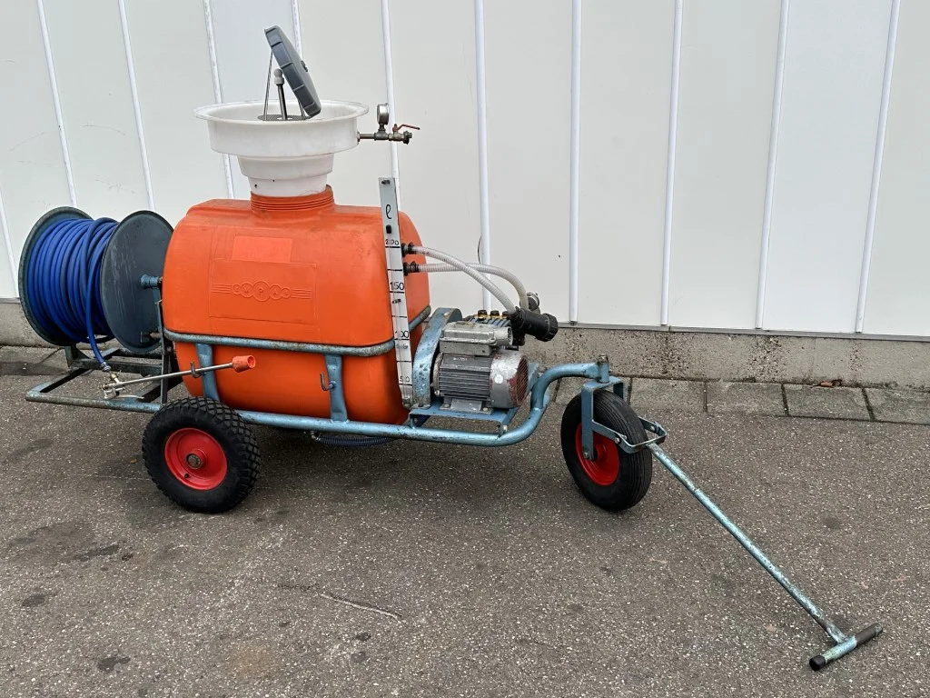 Empas 200 liter spraying wagon 380 Volt • Duijndam Machines