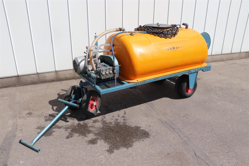 Empas spuitwagen 1000 liter met elektromotor • Duijndam Machines