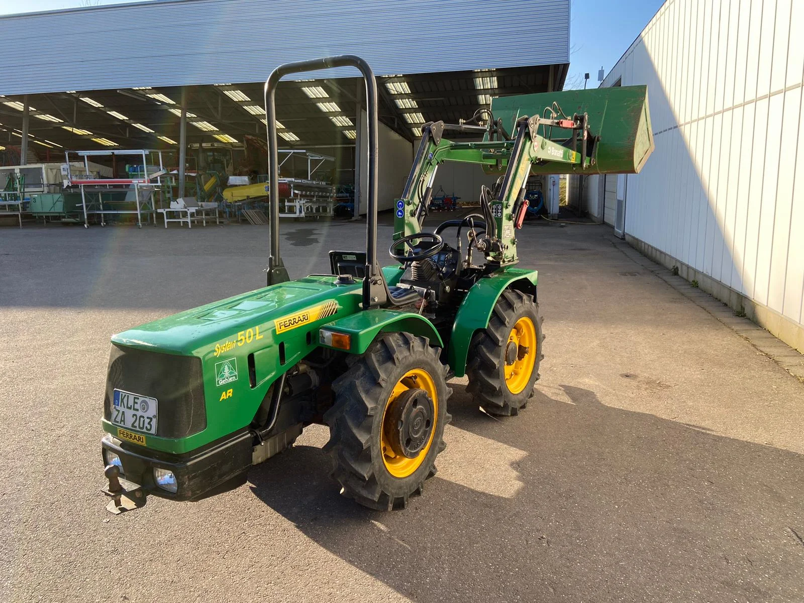 Ferrari 50 L AR reversible tractor with articulated steering and ...