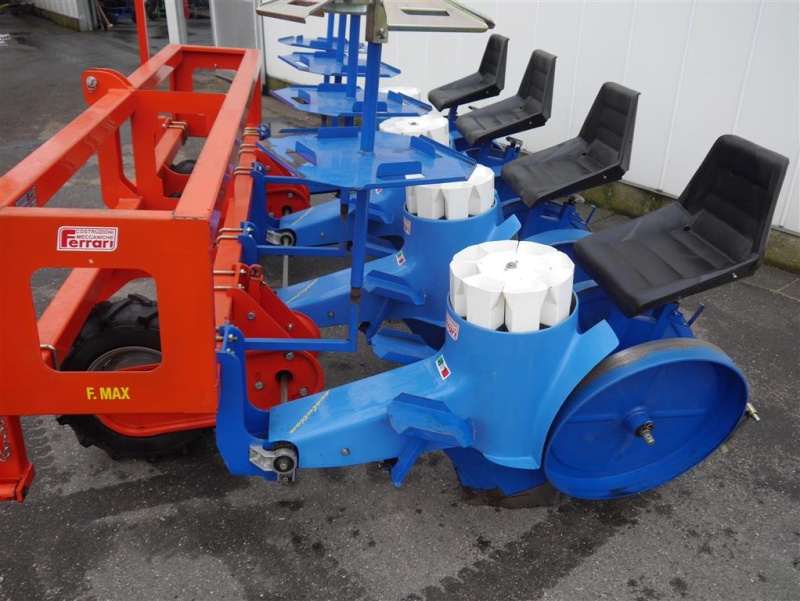 Ferrari 4 rijge plantmachine type F-max carrouselplanter • Duijndam ...