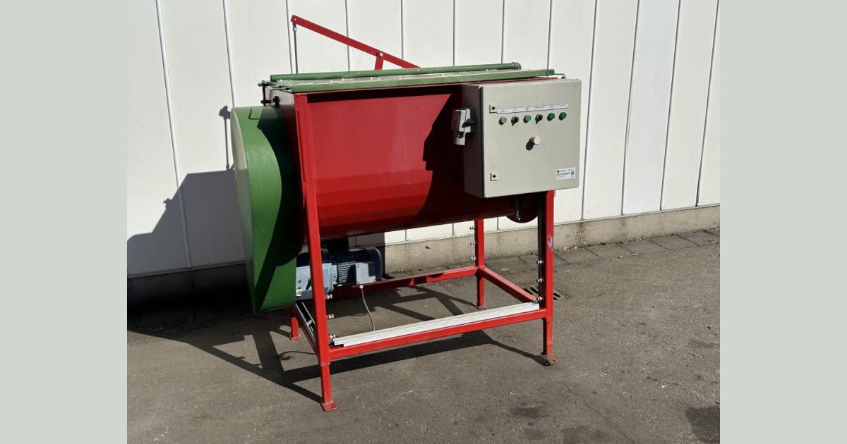 Flier soil mixer and moistener • Duijndam Machines