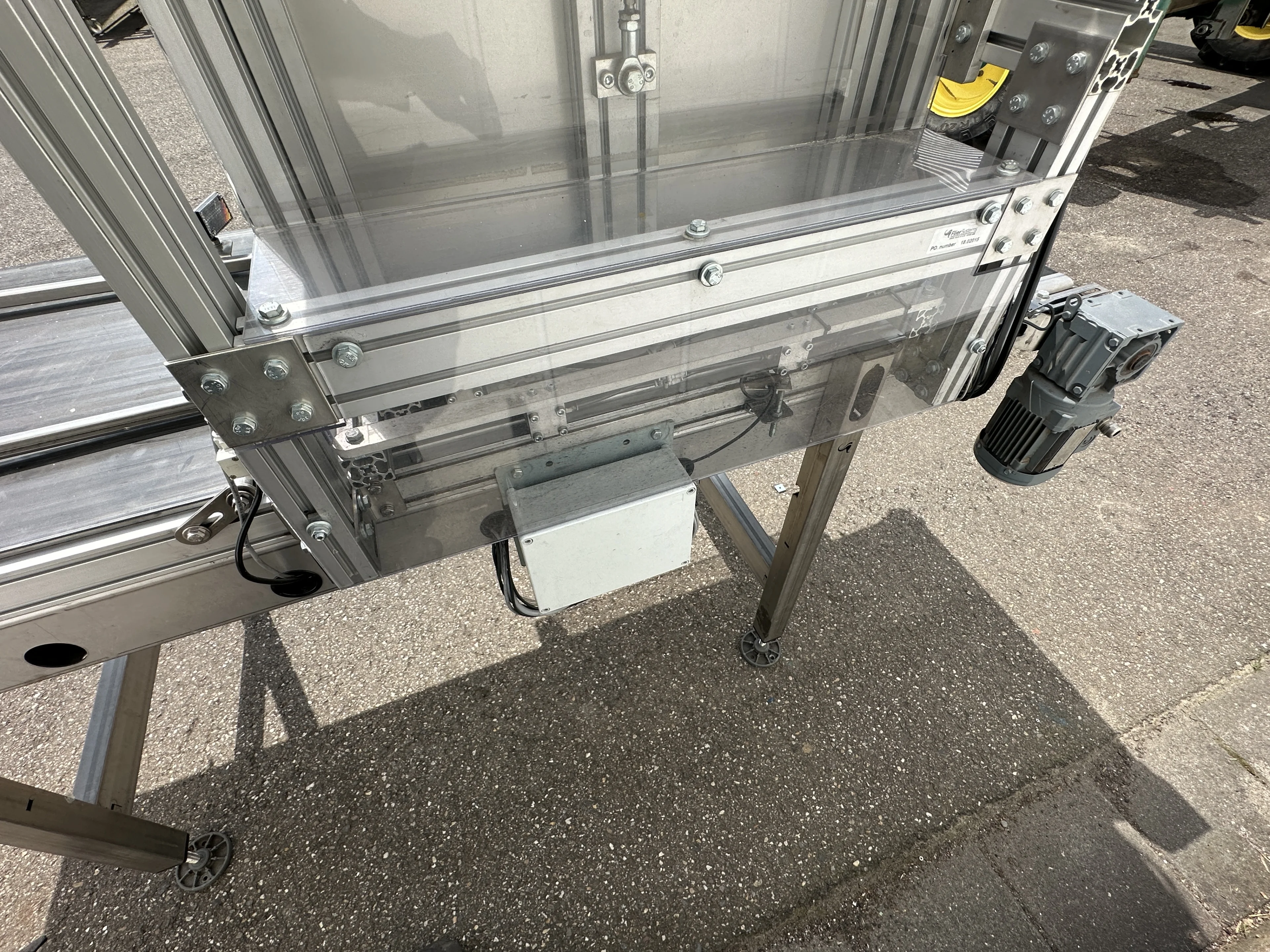 Flier destacking machine for trays • Duijndam Machines