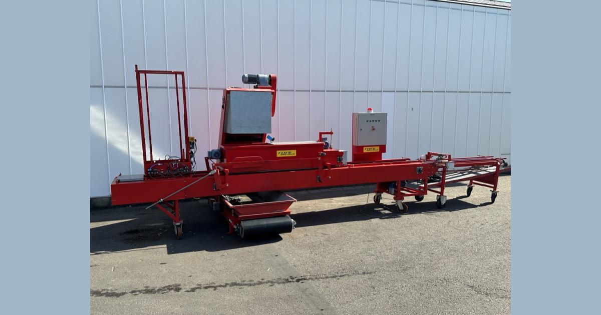 Flier trayfilling machine • Duijndam Machines