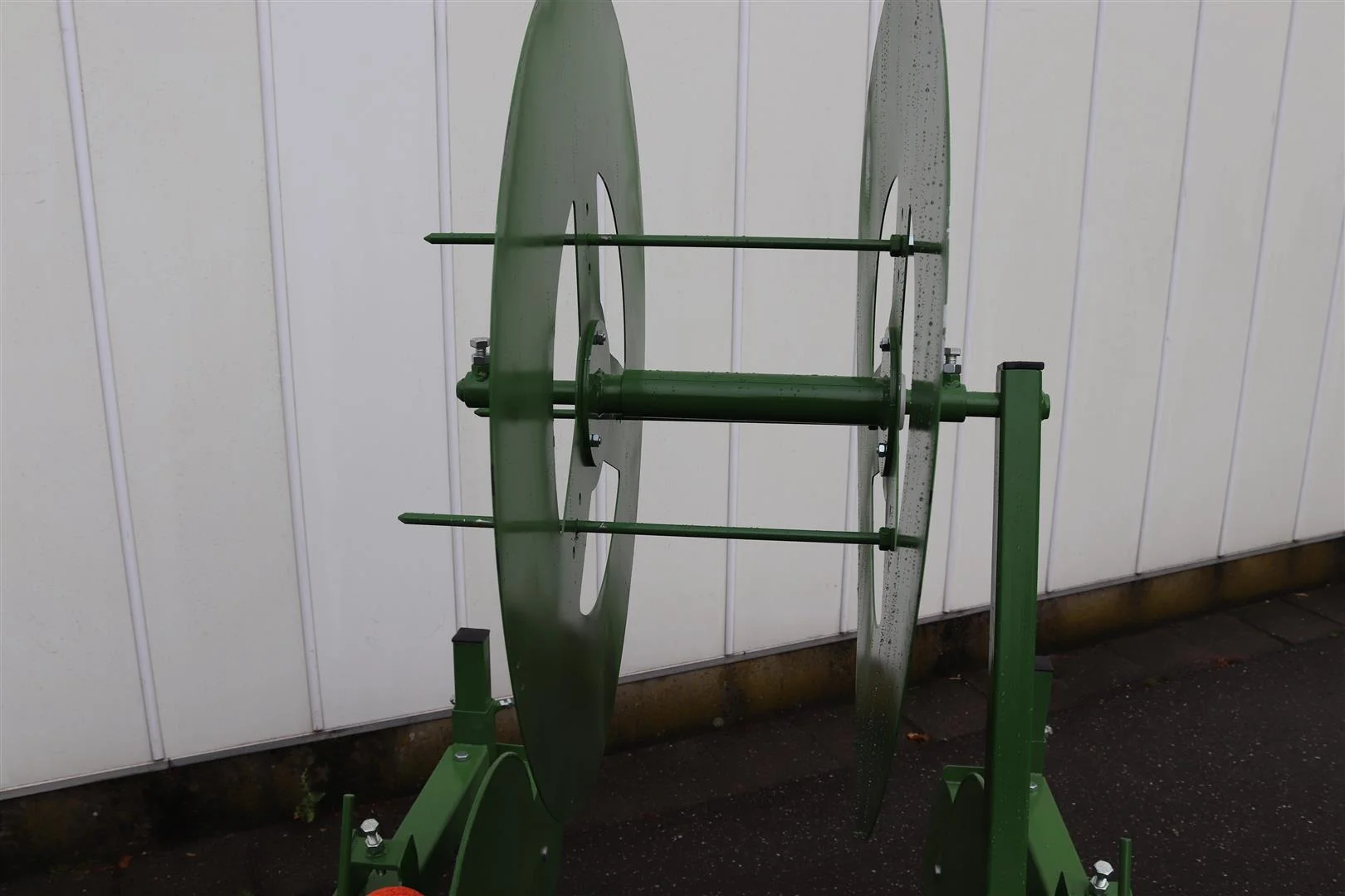 Drip hose laying attachment • Duijndam Machines