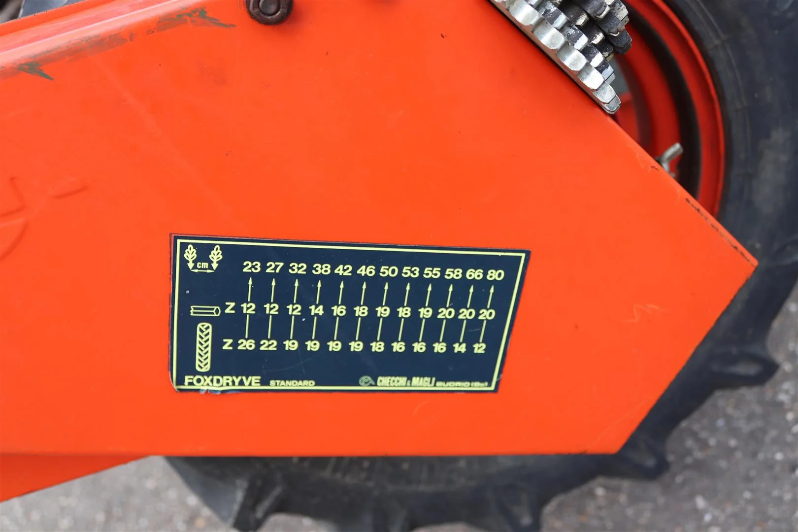 Checchi & Magli Fox planting machine with 4 rows • Duijndam Machines