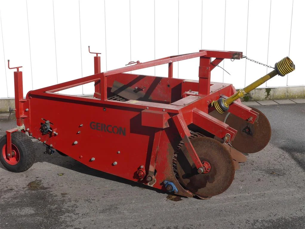 Gercon windrower digger for beds • Duijndam Machines