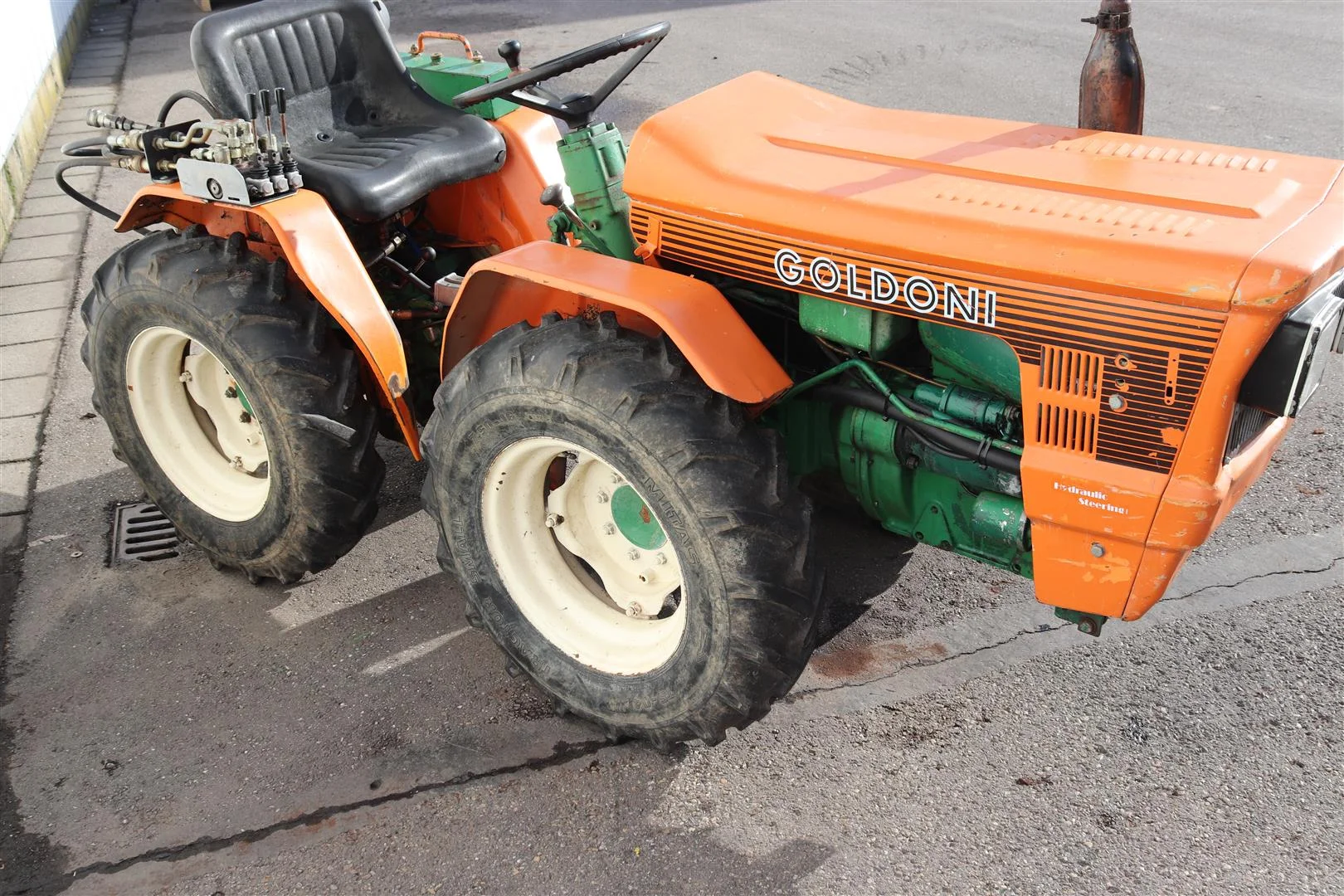 Goldoni 230 tractor • Duijndam Machines