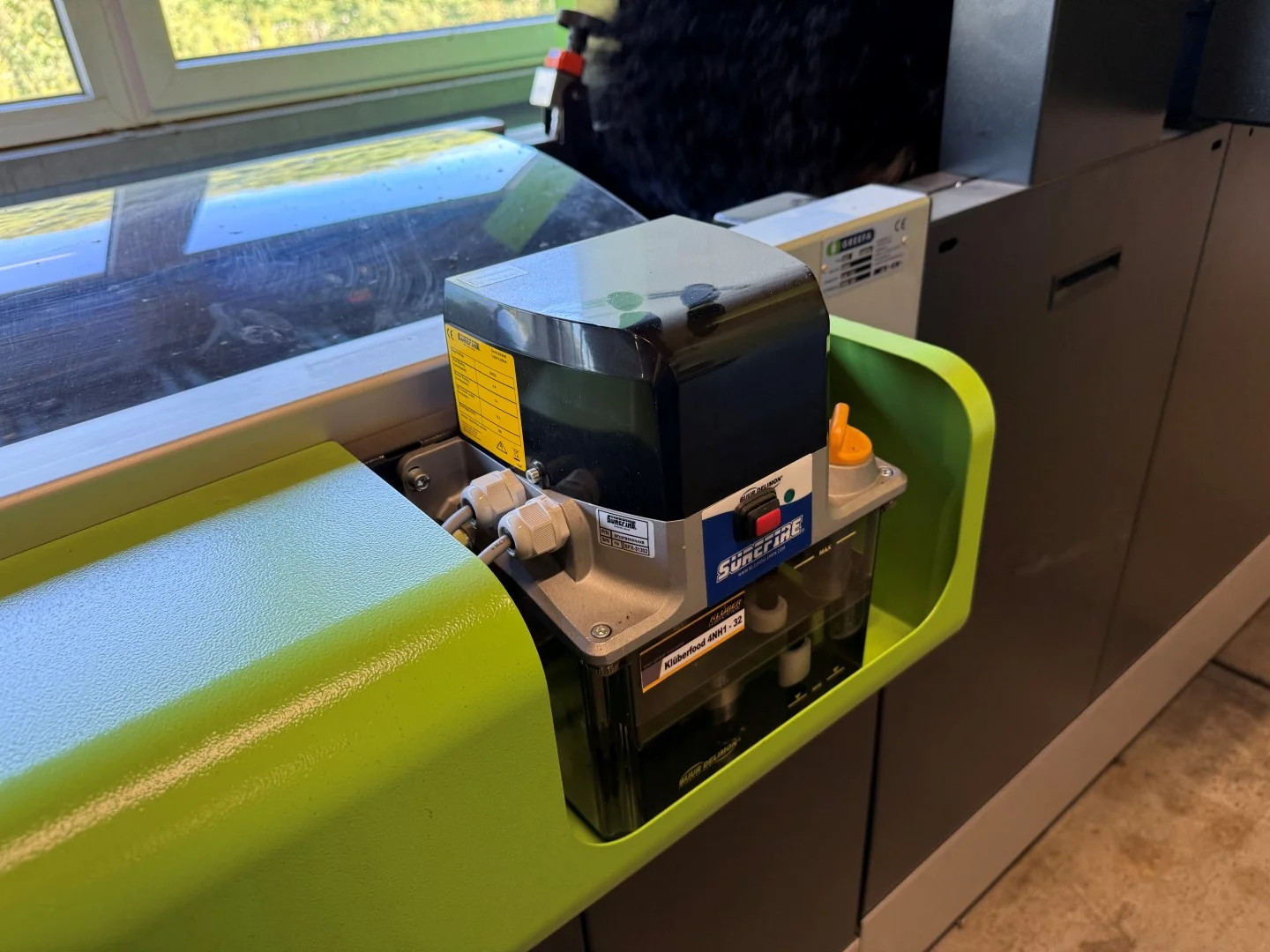 Greefa CombiSort apple & fruit sorting machine 2 line with water dumper ...