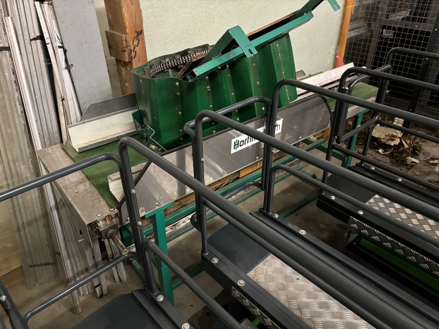 Greefa Q-sort cucumber sorting machine with 8 exits for aubergines ...