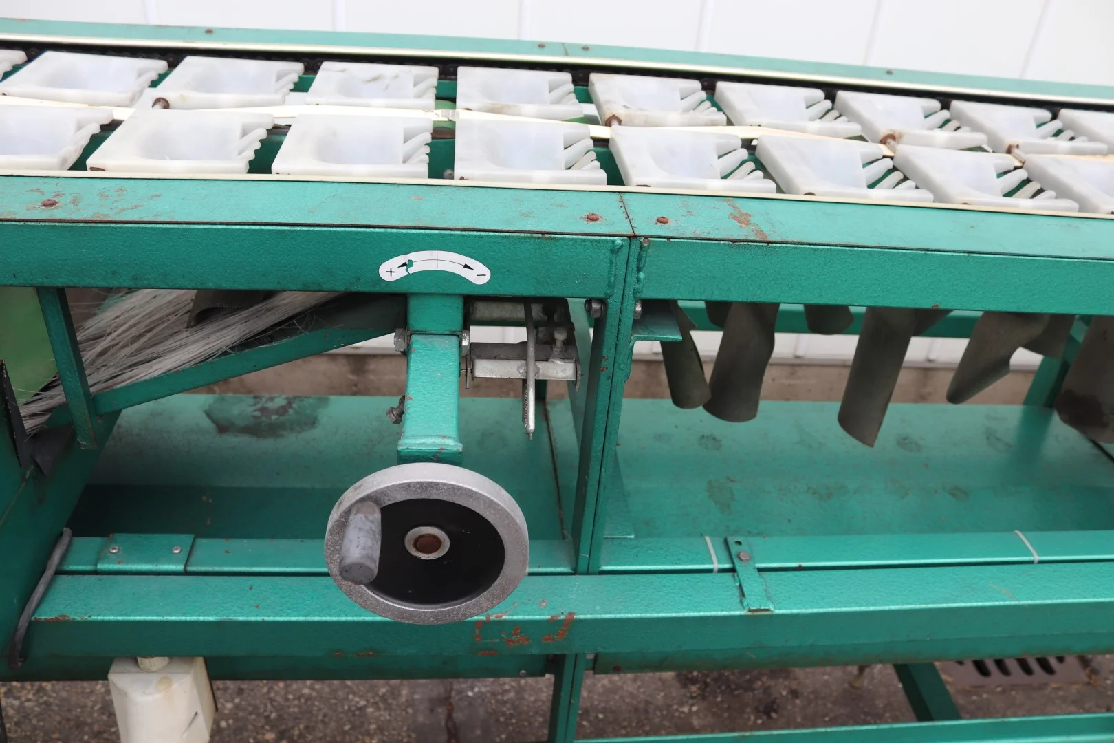 Greefa mechanical weight grader for apples and tomatoes • Duijndam Machines