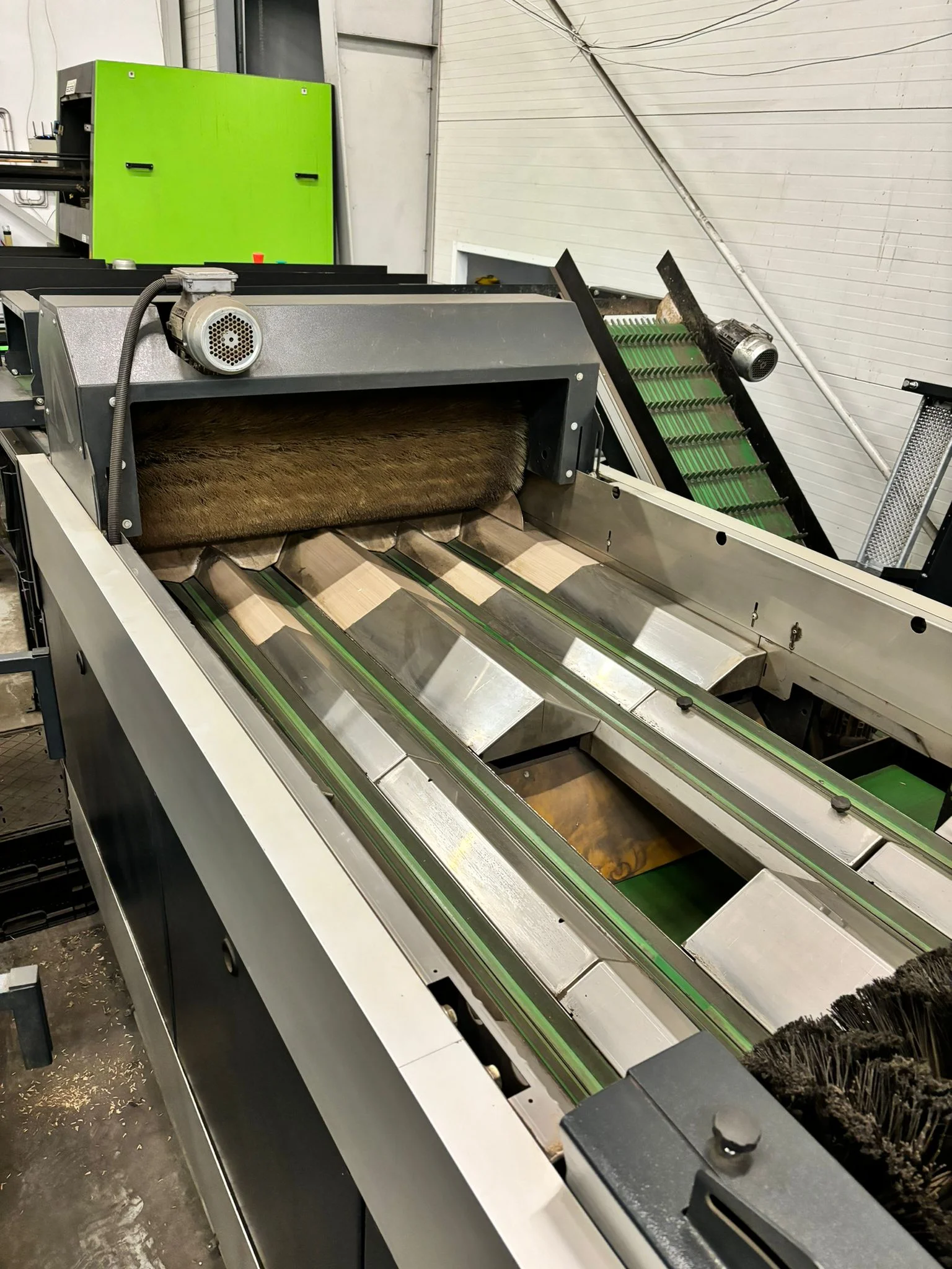 Greefa SMART SORT tomato sorting machine with 21 sortings • Duijndam ...