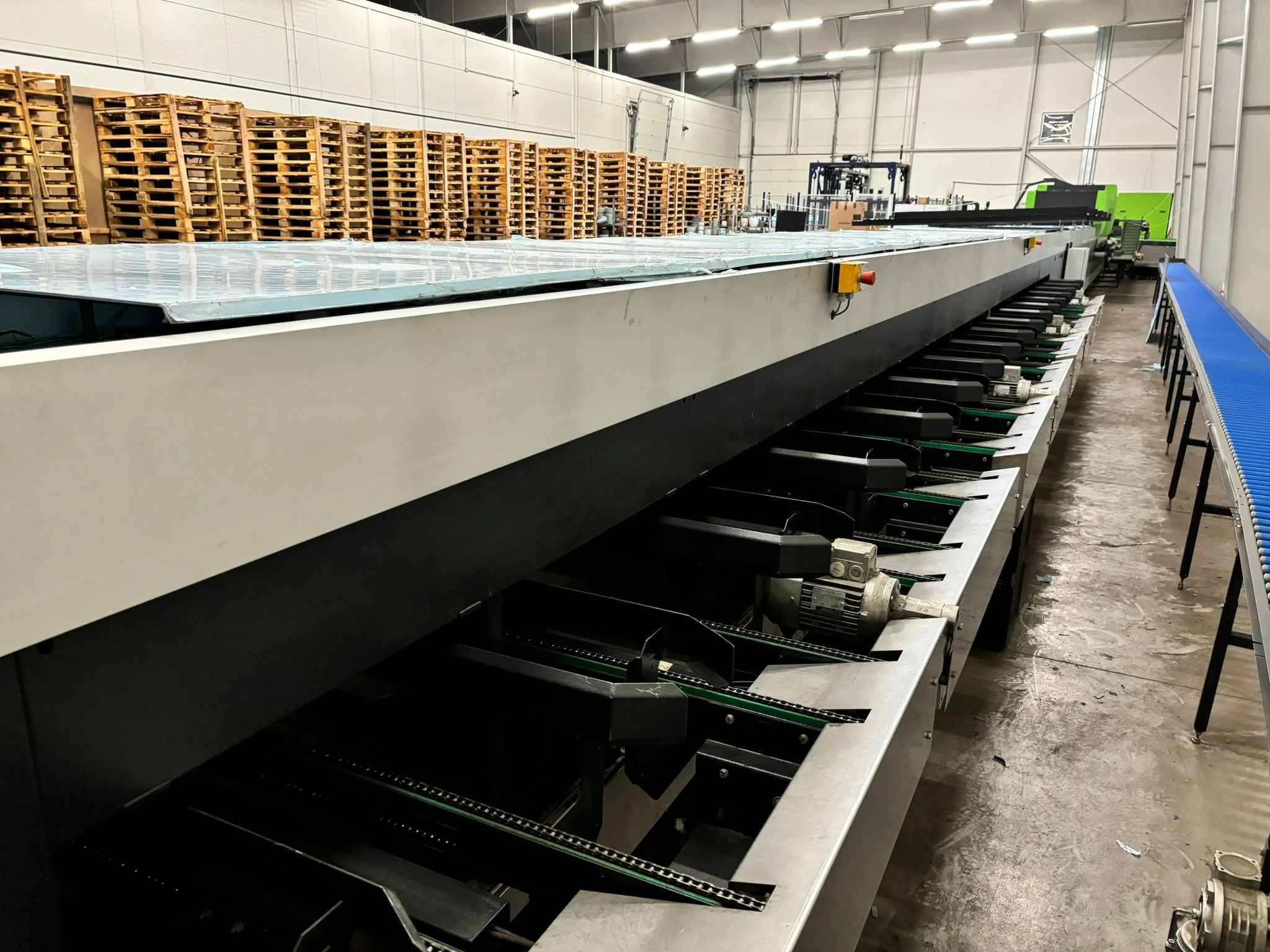 Greefa SMART SORT tomato sorting machine with 21 sortings • Duijndam ...