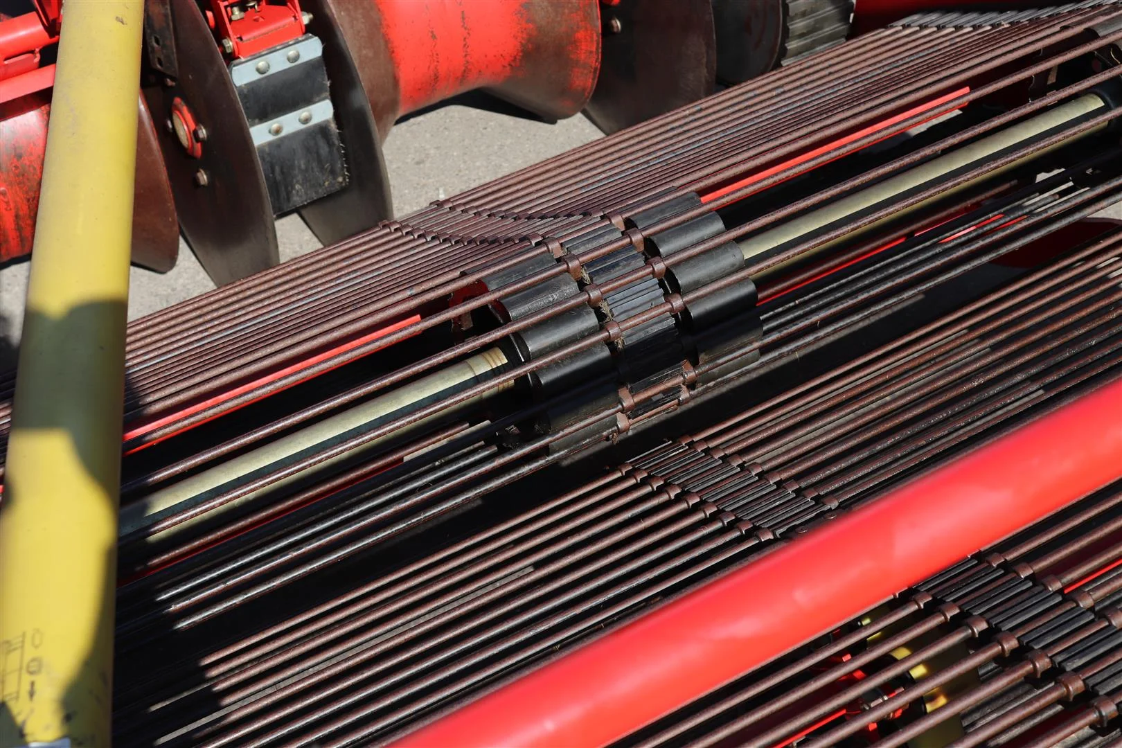 Grimme WH200 windrower for potatoes • Duijndam Machines
