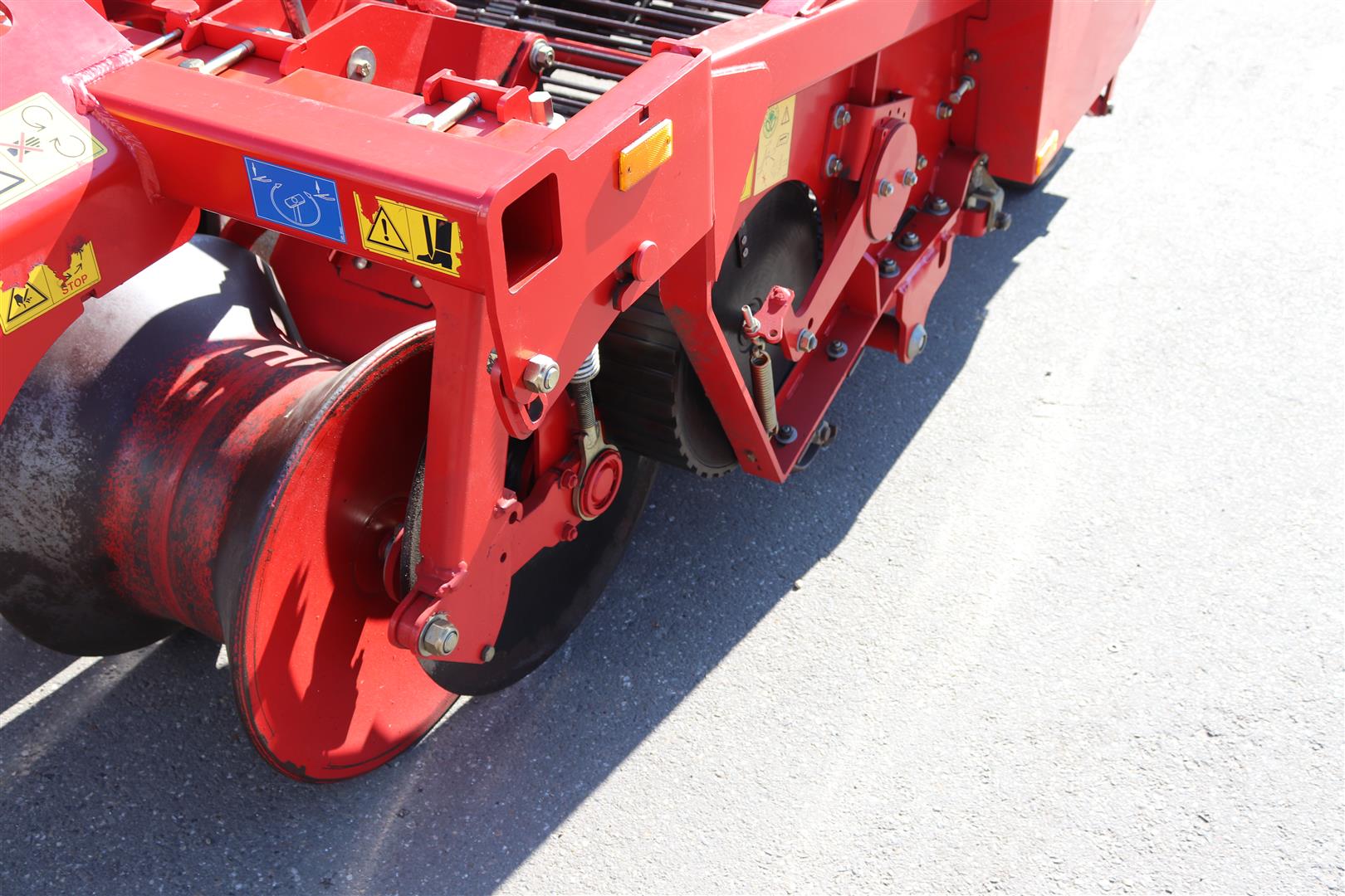 Grimme WH200 windrower for potatoes • Duijndam Machines