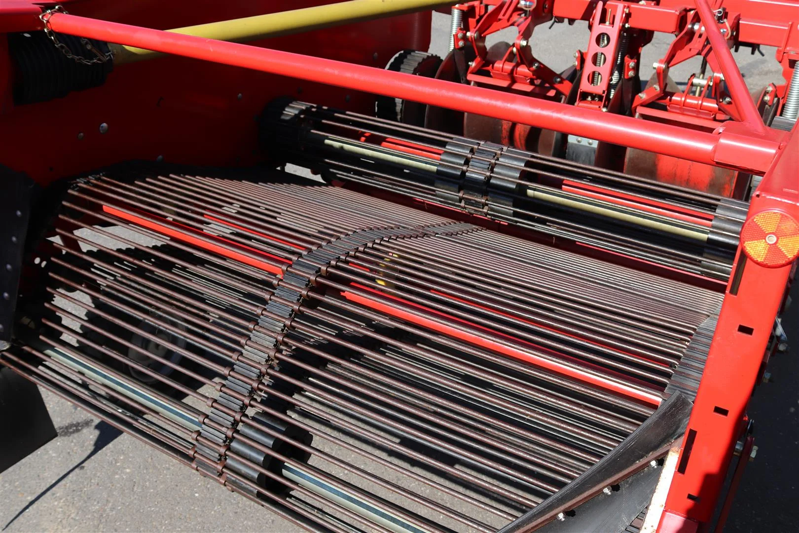 Grimme WH200 windrower for potatoes • Duijndam Machines