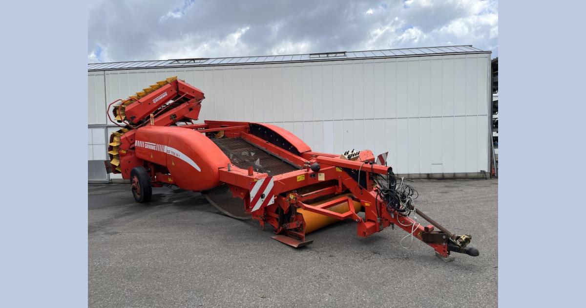 Grimme GZ1700 DL 1 trailed onion loader • Duijndam Machines