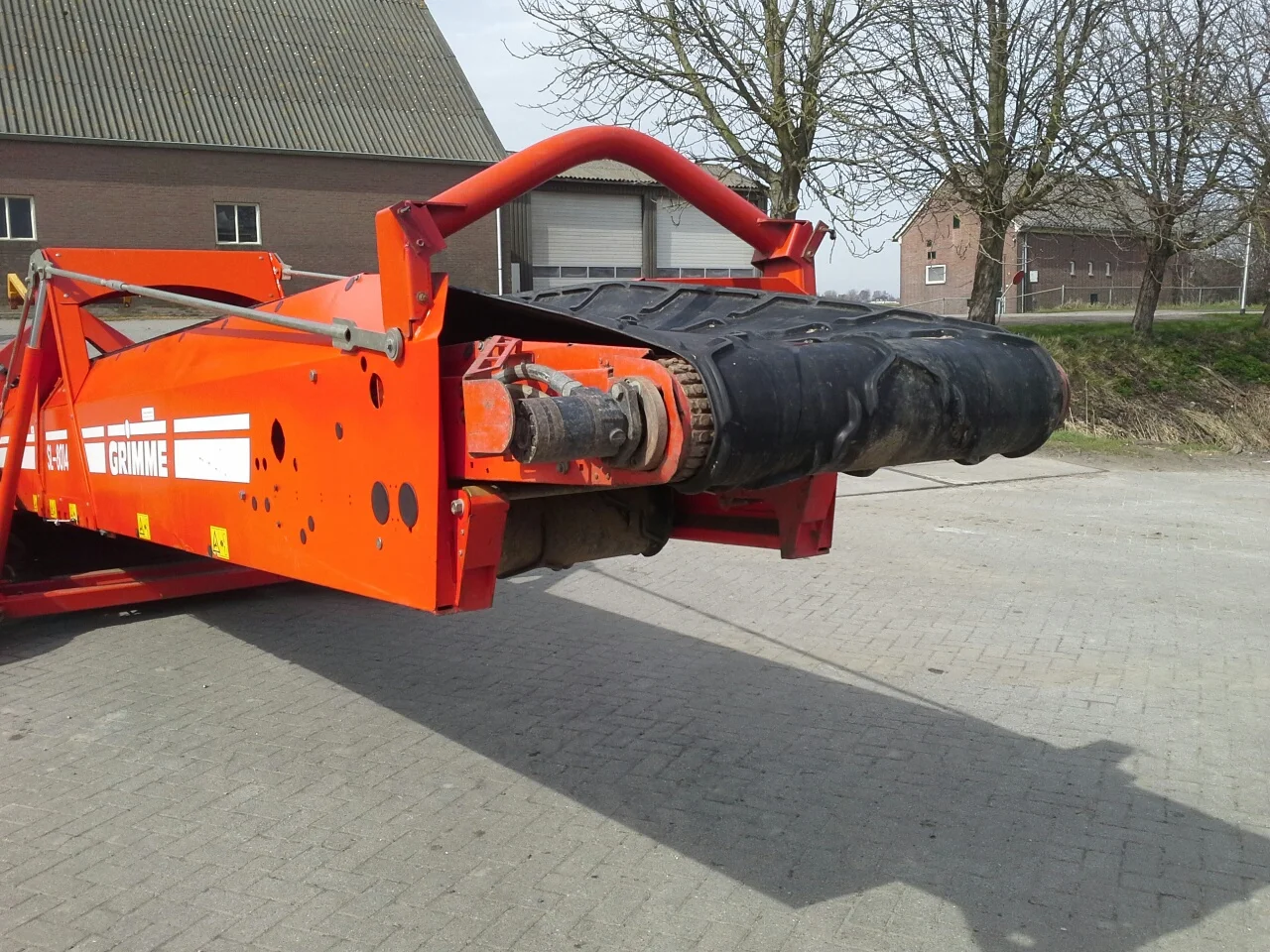 Grimme store loader for potato and onions storage • Duijndam Machines
