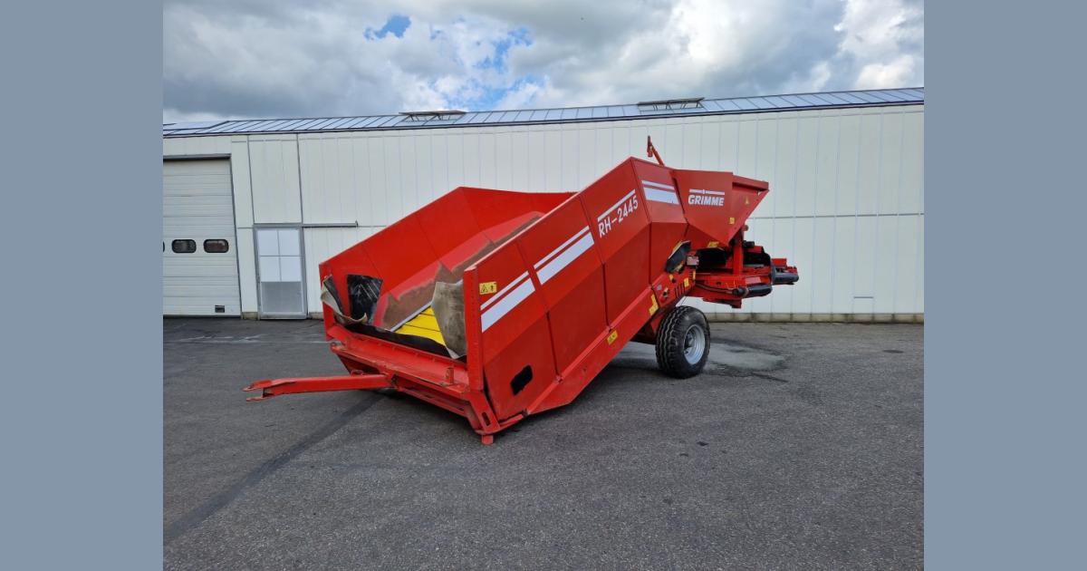 Grimme RH-2445 receiving hopper with rollercleaner and 2 conveyors ...