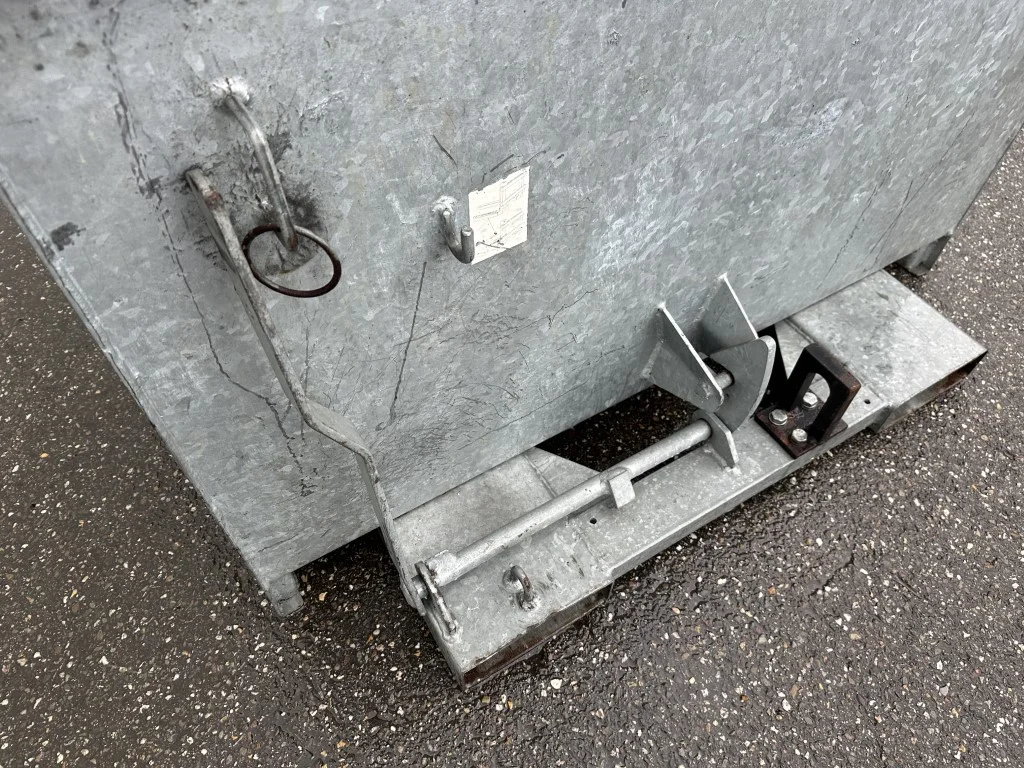 Haneu tipping container • Duijndam Machines