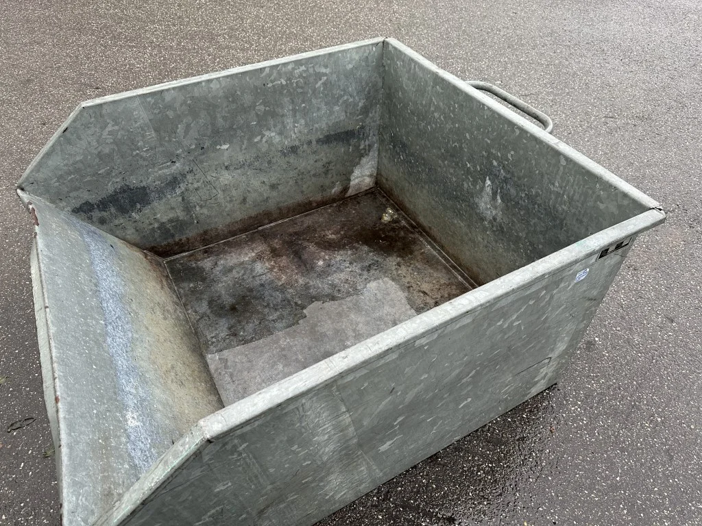 Haneu tipping container • Duijndam Machines