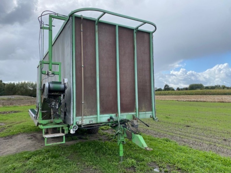 Harvesting trailer with harvesting conveyor • Duijndam Machines