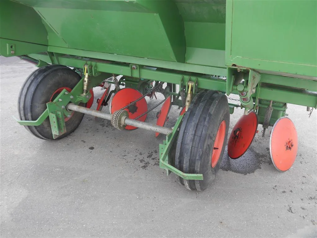 Hassia KLS 4B potato planting machine 4 rows • Duijndam Machines