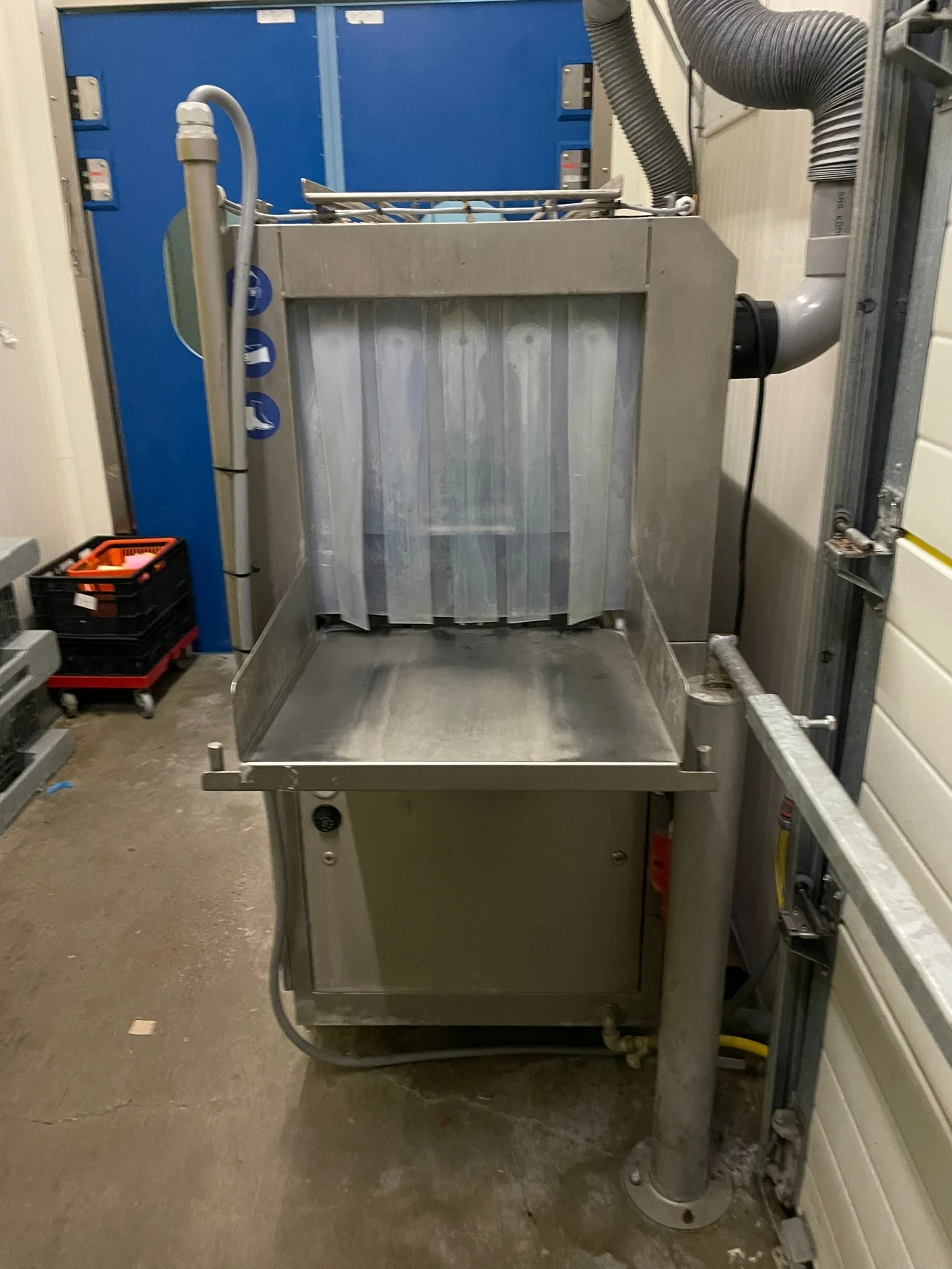 HavanTec industrial tray and cratewasher • Duijndam Machines