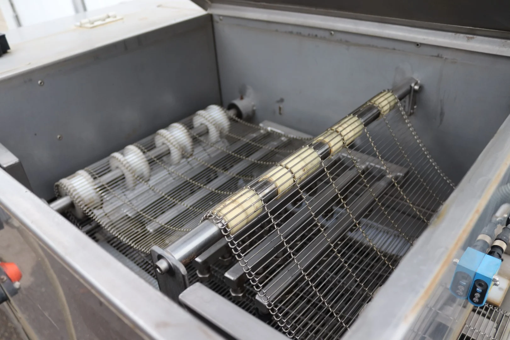 Hermeler ATS 18 asparagus sorting machine with washer for white ...