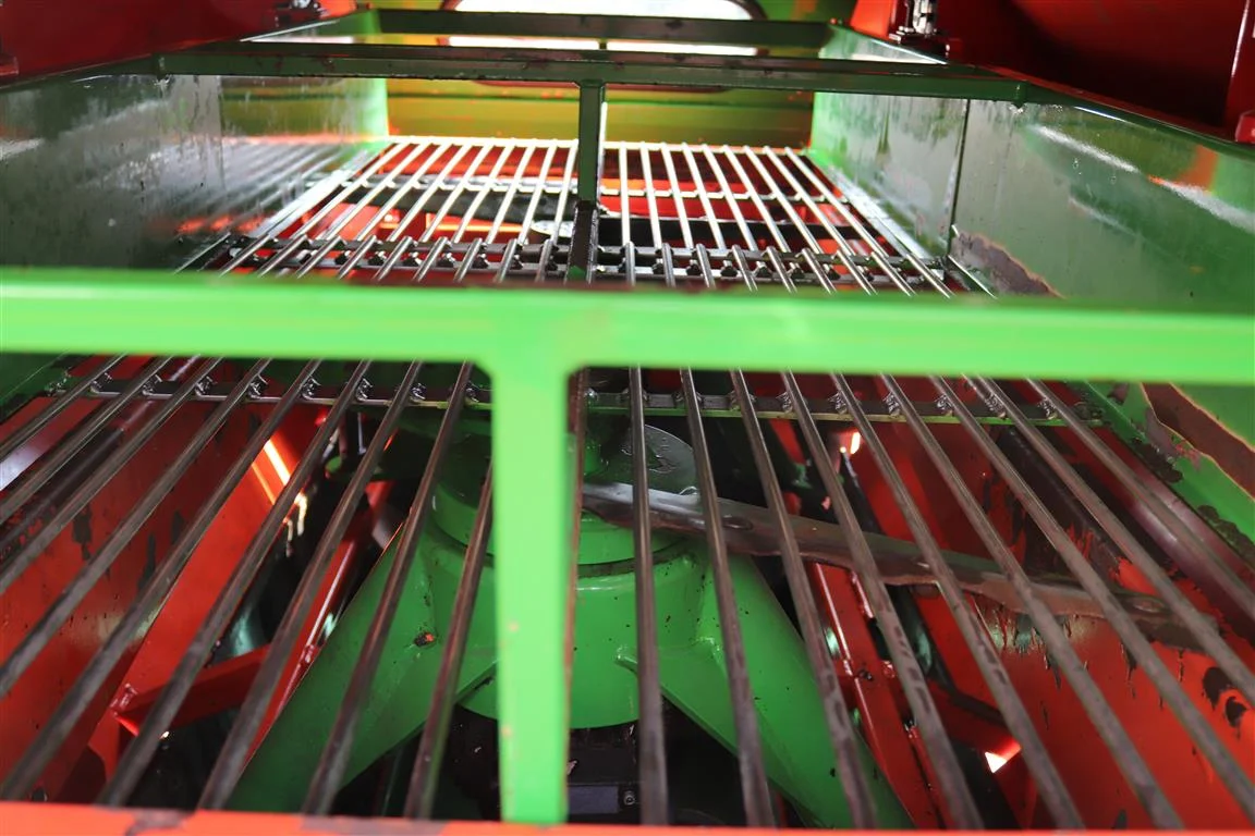 Holaras knive topper for onions • Duijndam Machines