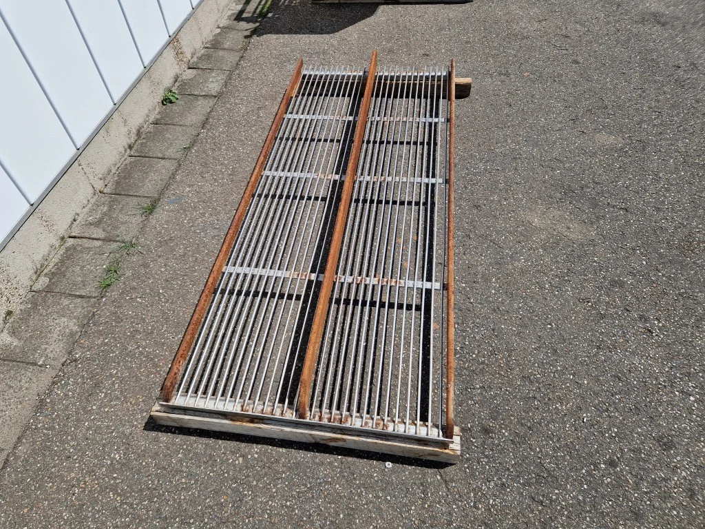 Holaras AS10 onion neck topper with two knives • Duijndam Machines