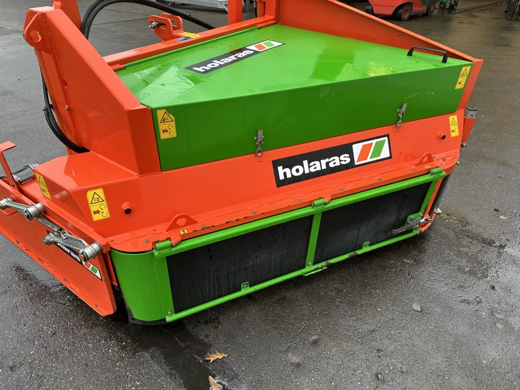 Holaras UM 150-F onion haulm topper • Duijndam Machines