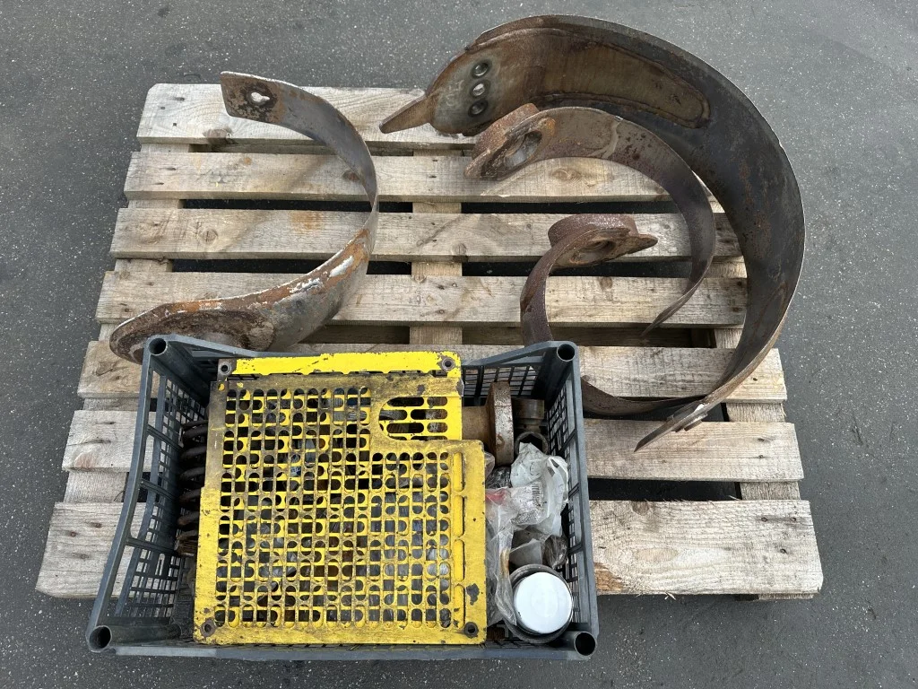 Holmac HZC 16-22 shrub and tree lifter with 5 U-blades • Duijndam Machines