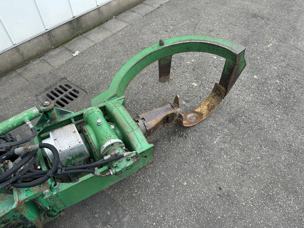 Holmac HZC 16-22 shrub and tree lifter with 5 U-blades • Duijndam Machines