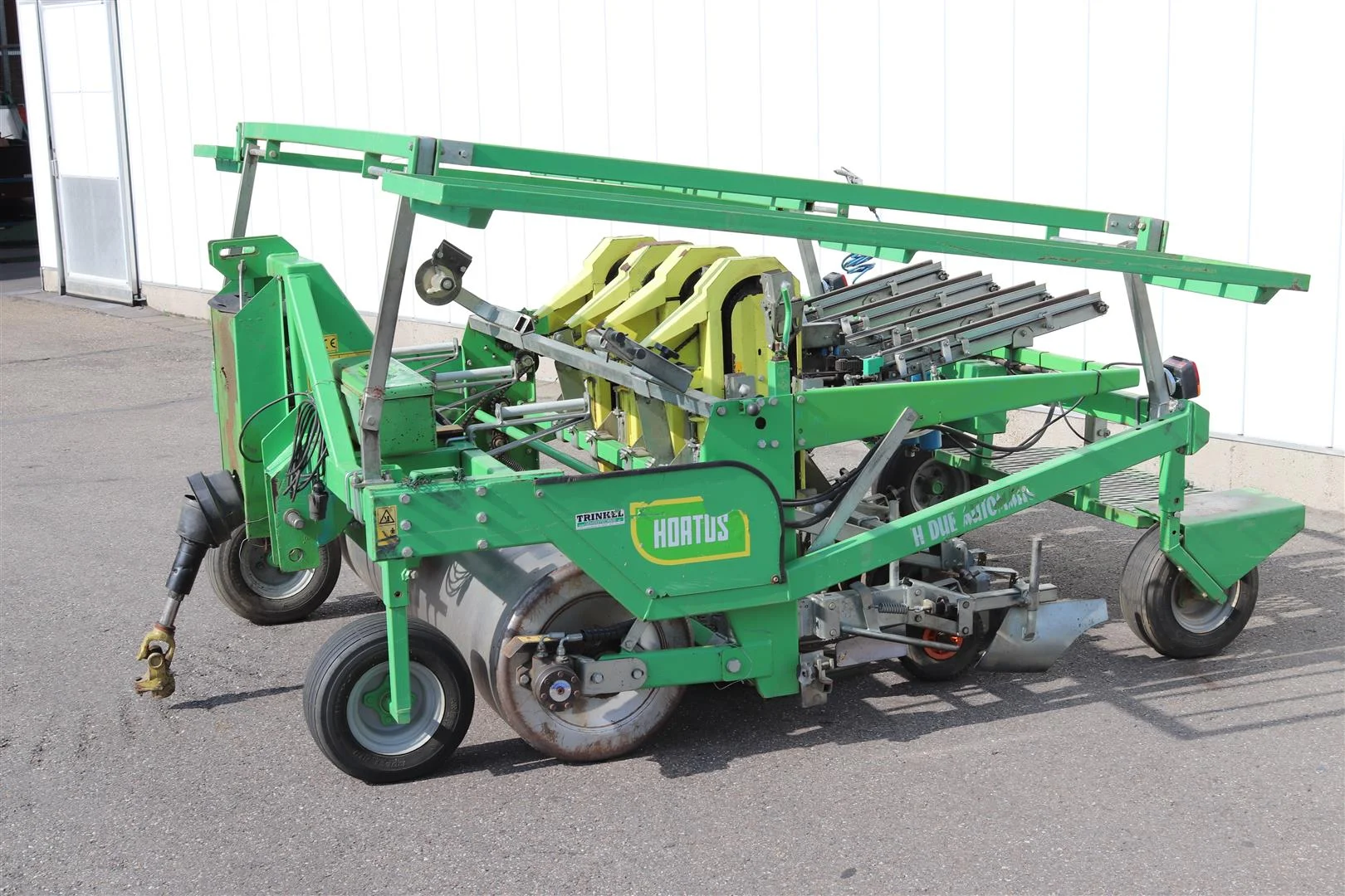 Hortus / Hortech H2 mulch foil planting machine for soilblocks ...