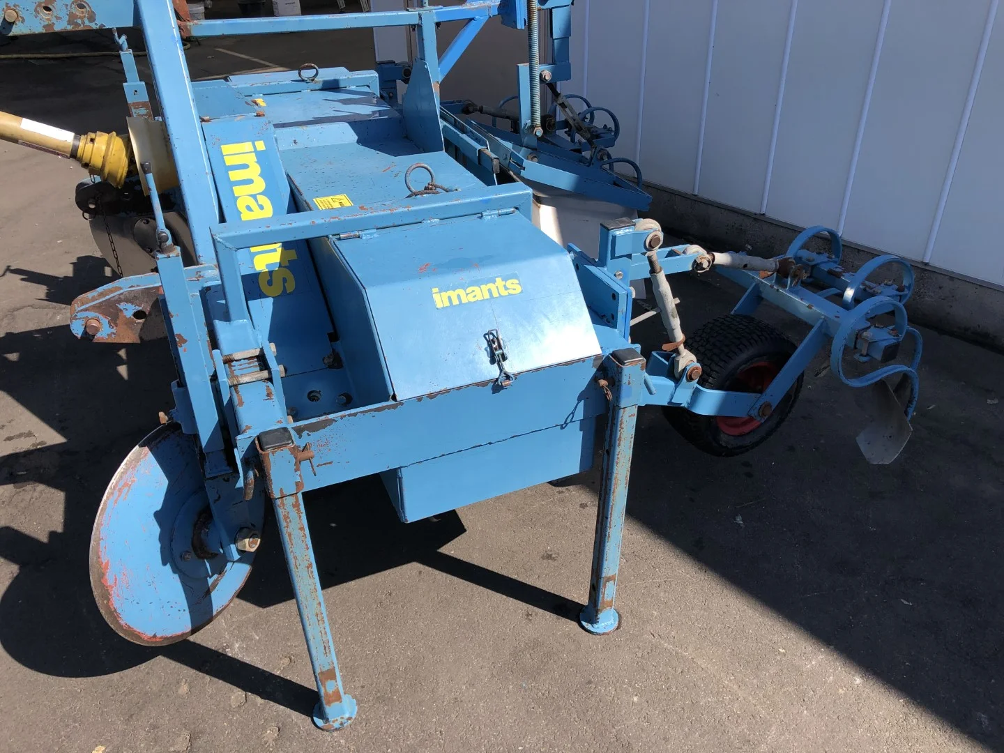 Imants hillformer for asparagus • Duijndam Machines