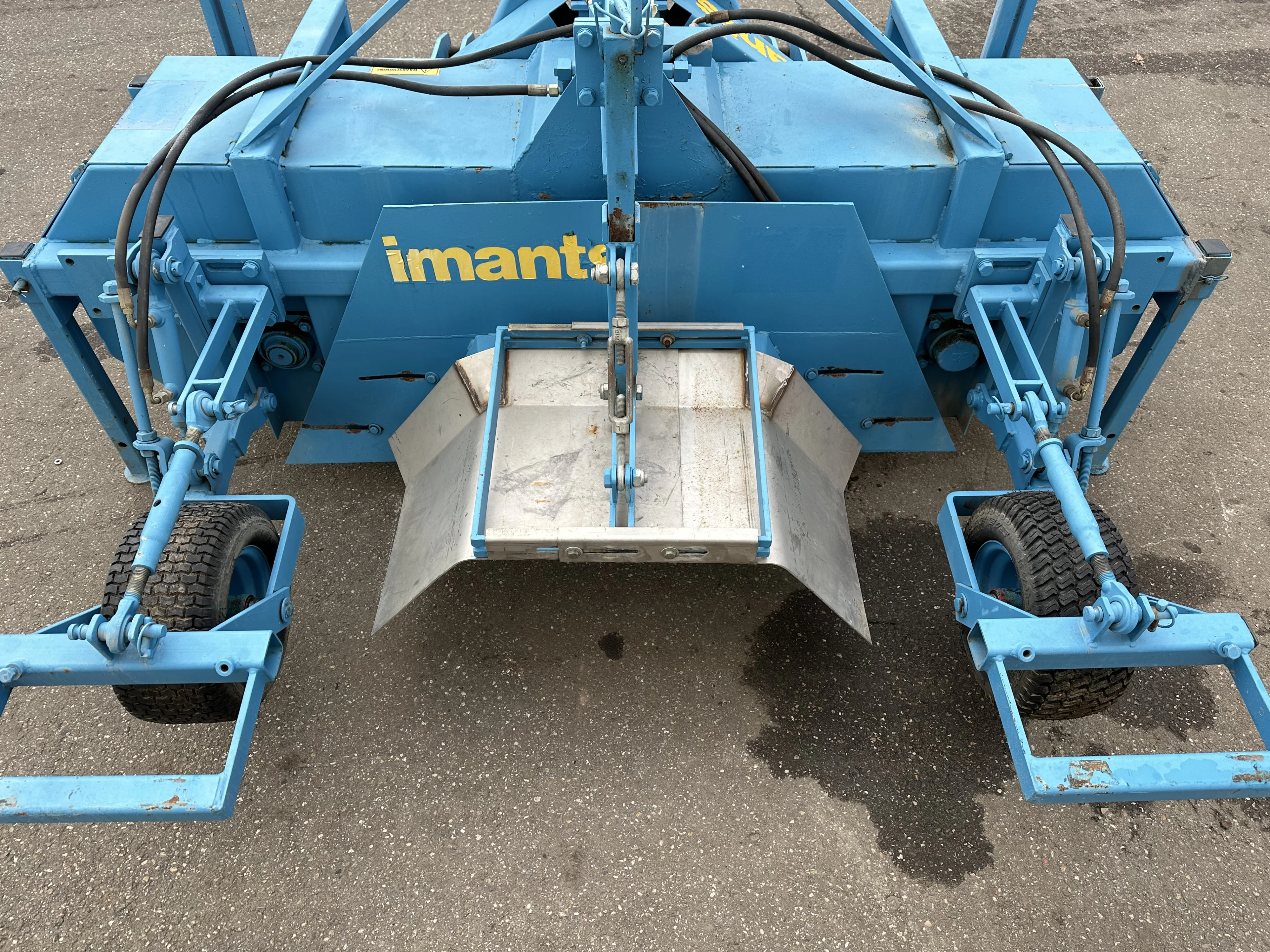 Imants IRF-II hillformer for asparagus • Duijndam Machines