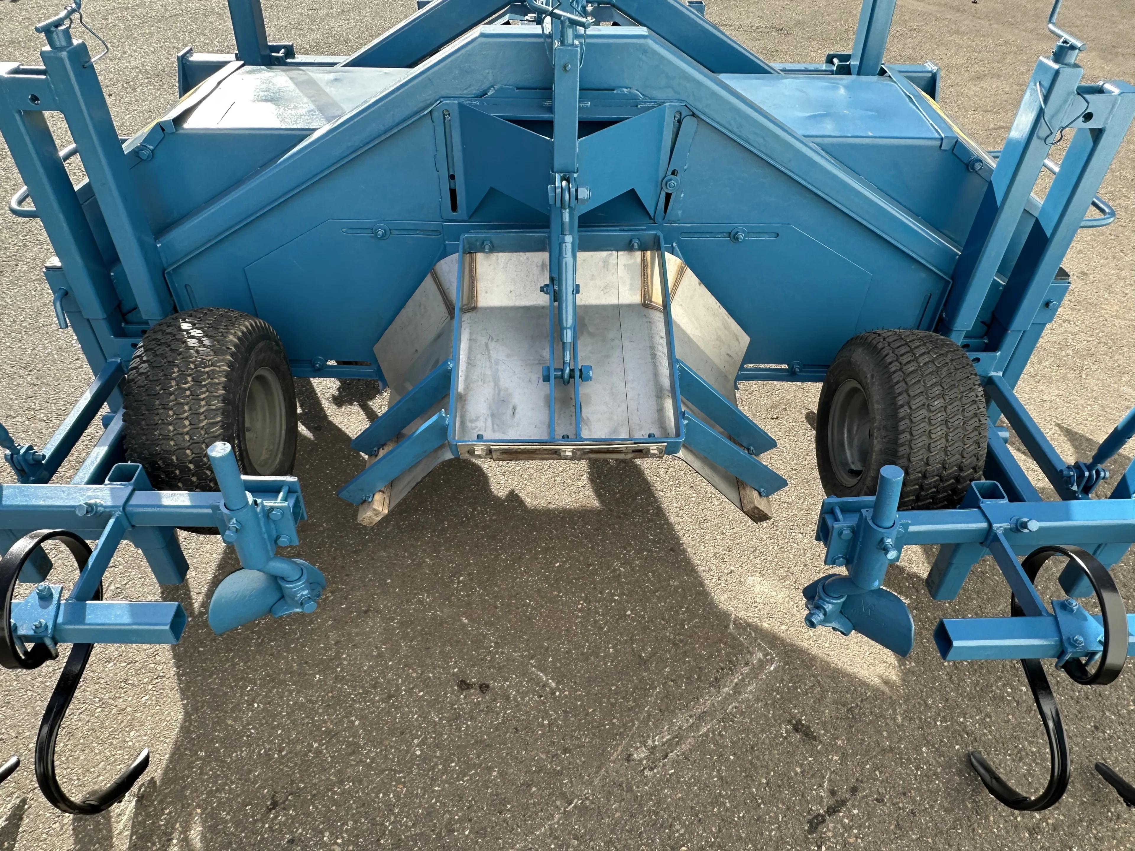 Imants IRF-III hillformer for asparagus • Duijndam Machines