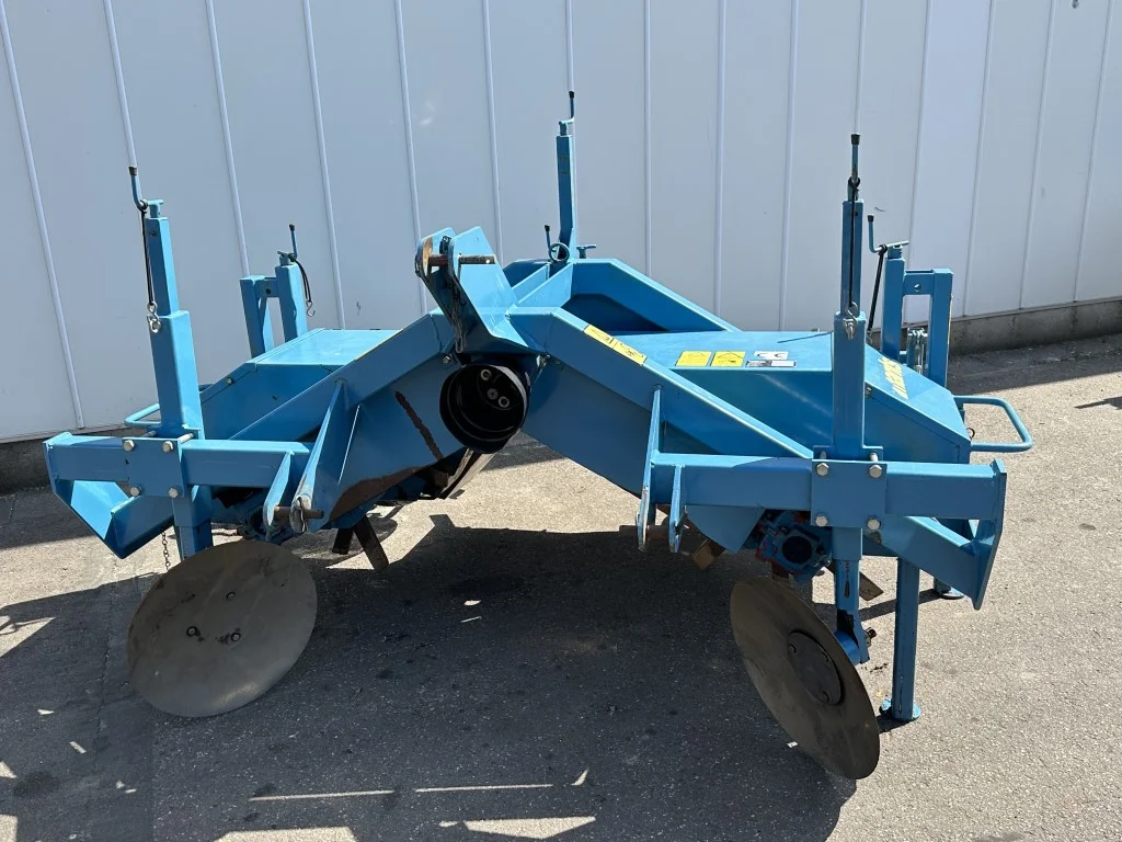 Imants IRF-III hillformer for asparagus • Duijndam Machines