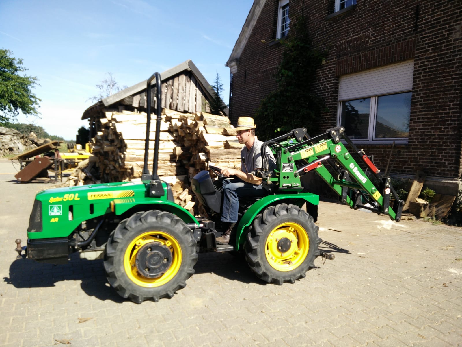 Ferrari 50 L AR reversible tractor with articulated steering and ...