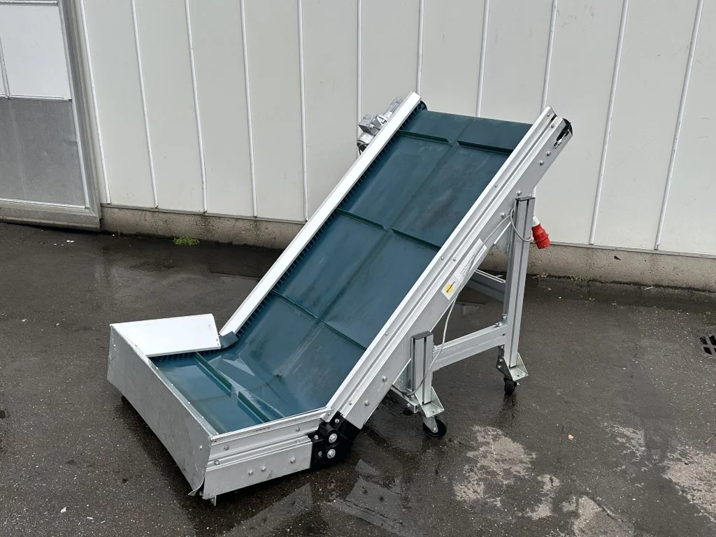 Interroll elevator incline conveyor 250 x 80 cm • Duijndam Machines