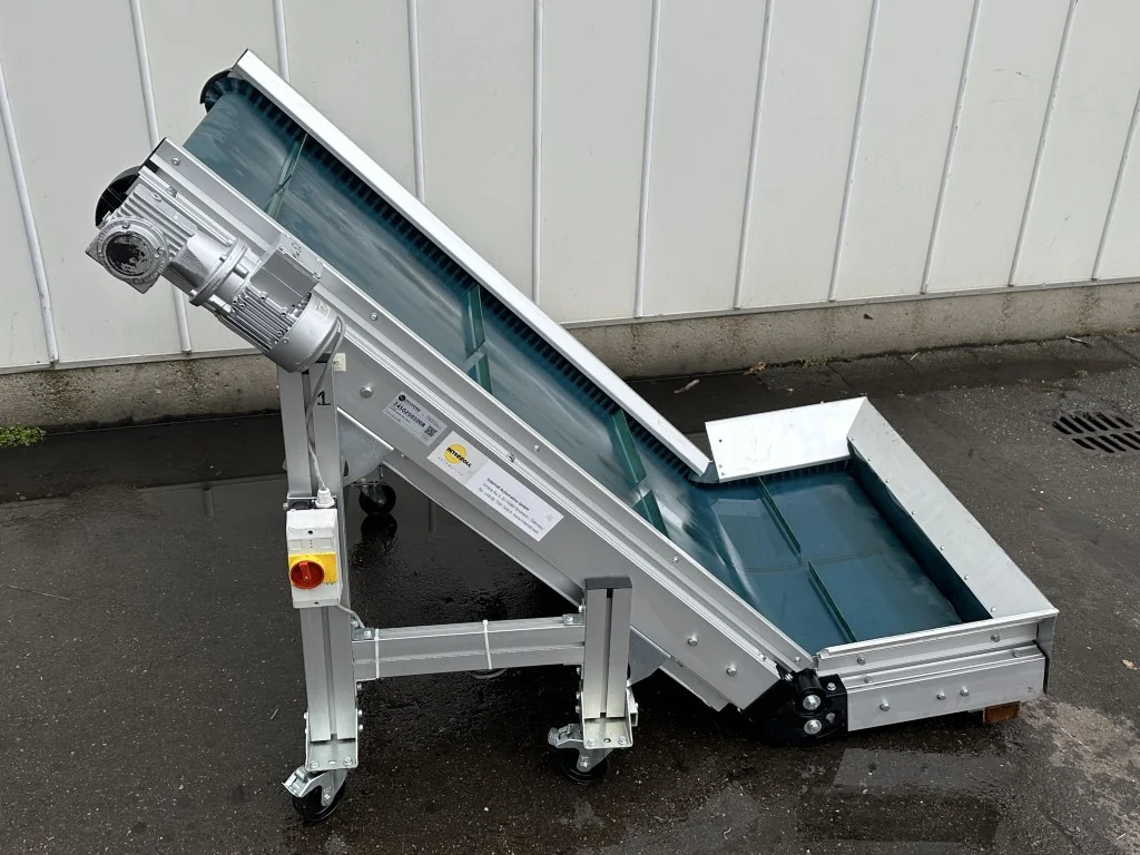 Interroll elevator incline conveyor 250 x 80 cm • Duijndam Machines