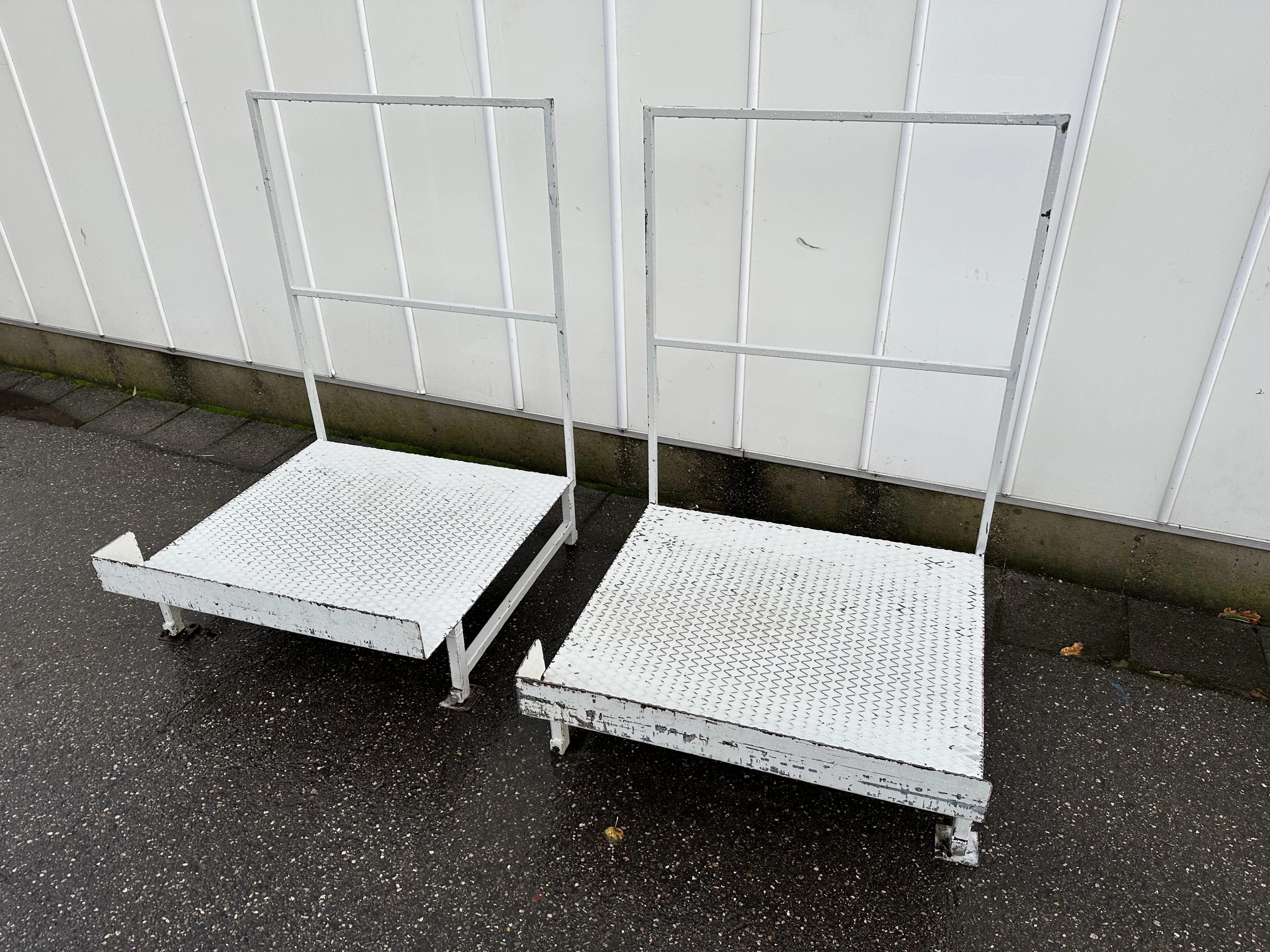 Iron Platform step for standing on • Duijndam Machines